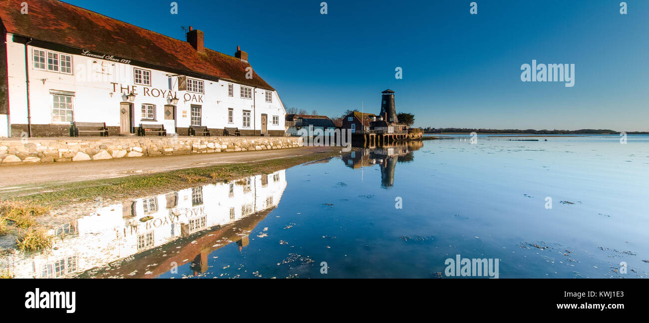 Dawn at langstone harbour hi-res stock photography and images - Alamy