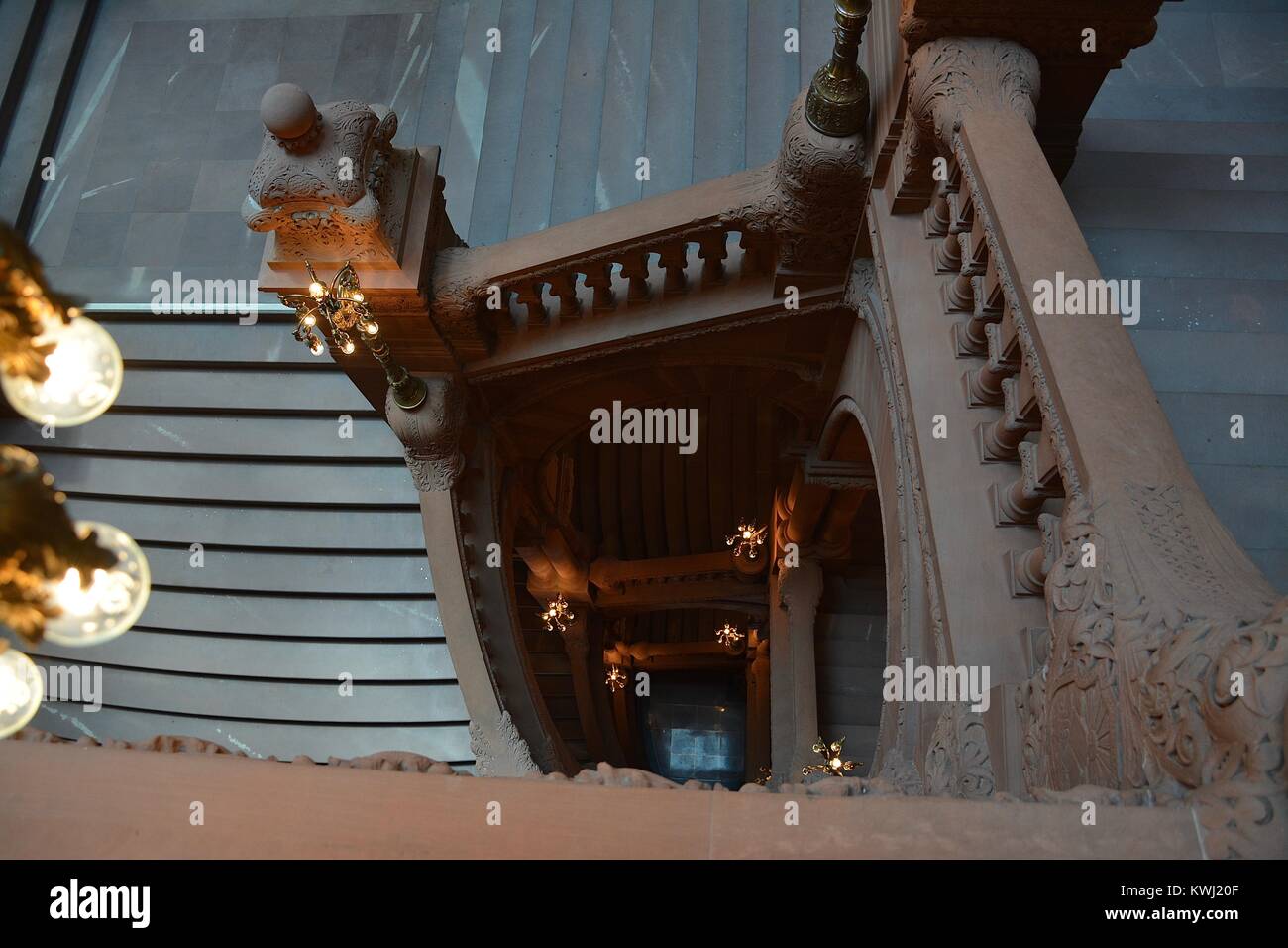 The beautiful and iconic Million Dollar staircase in the New York State ...