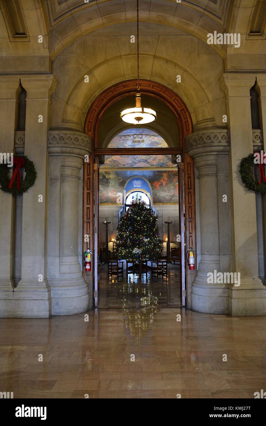 Christmas Decorations in the New York State Capitol Building in Albany ...