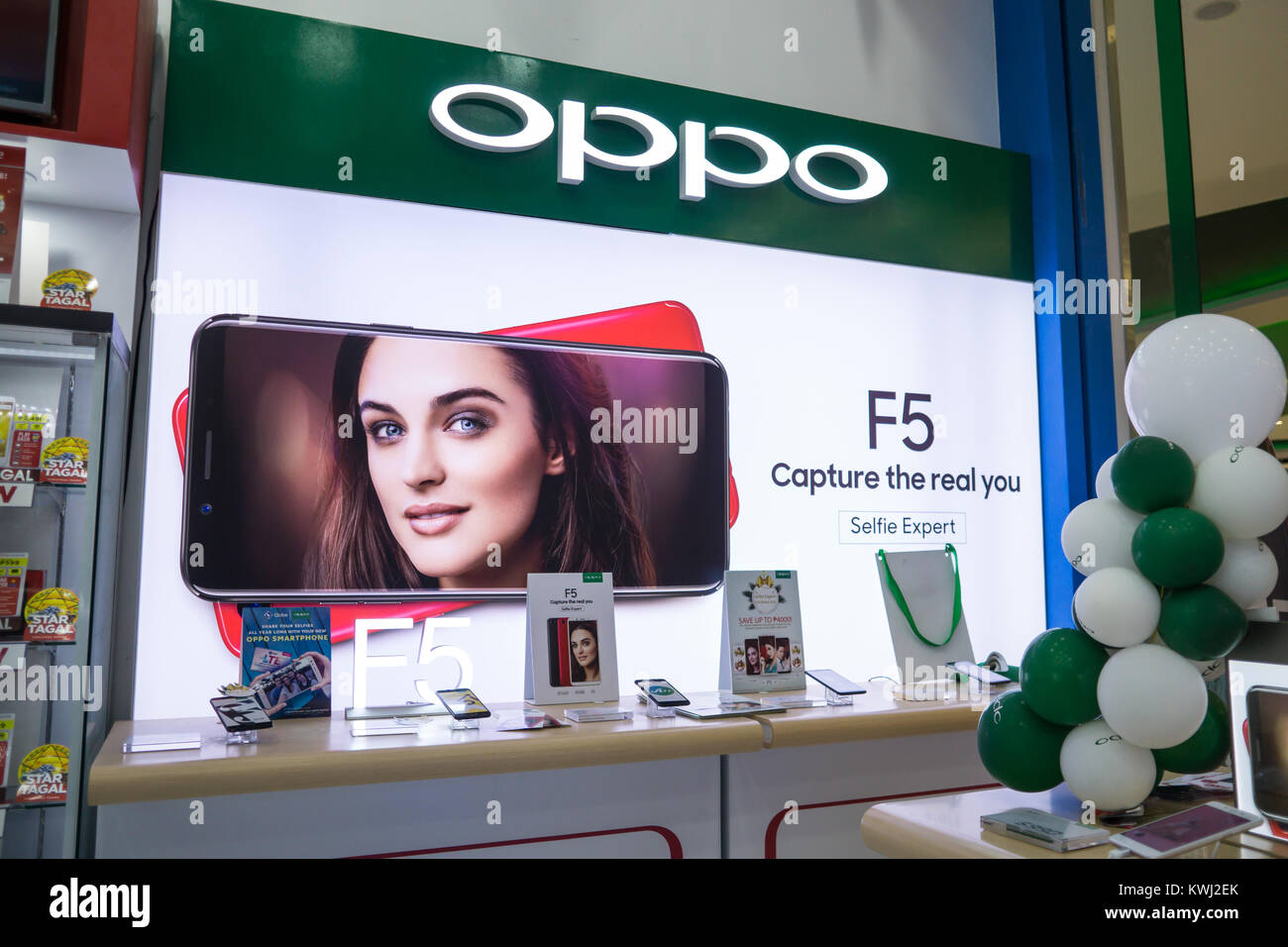 Oppo Chinese mobile phones being sold from a stall within SM City,Cebu ...