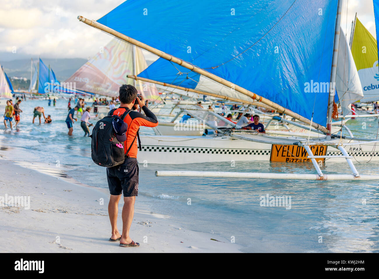 Crowded beach on island boracay hi-res stock photography and images - Alamy