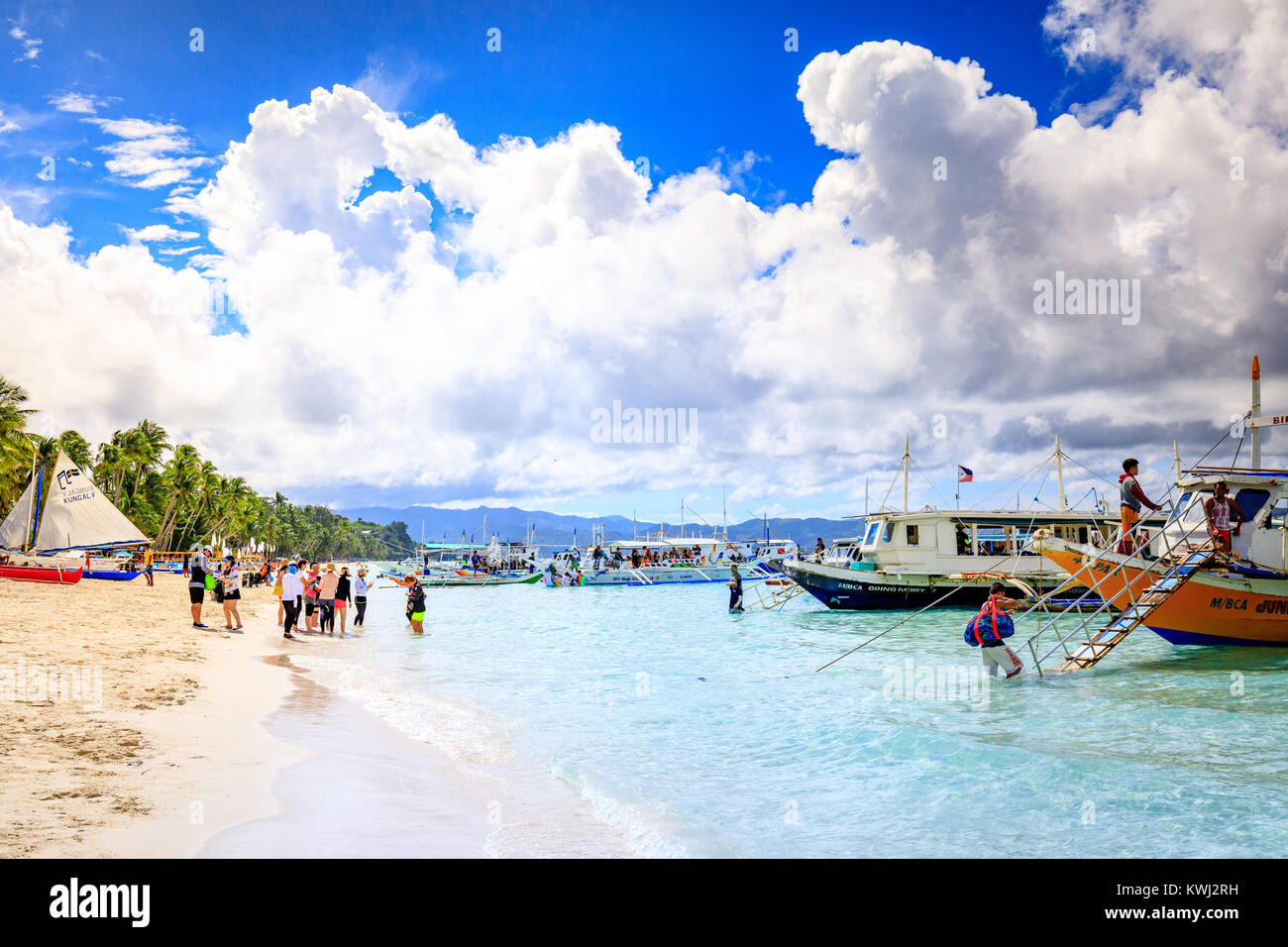 Crowded beach on island boracay hi-res stock photography and images - Alamy