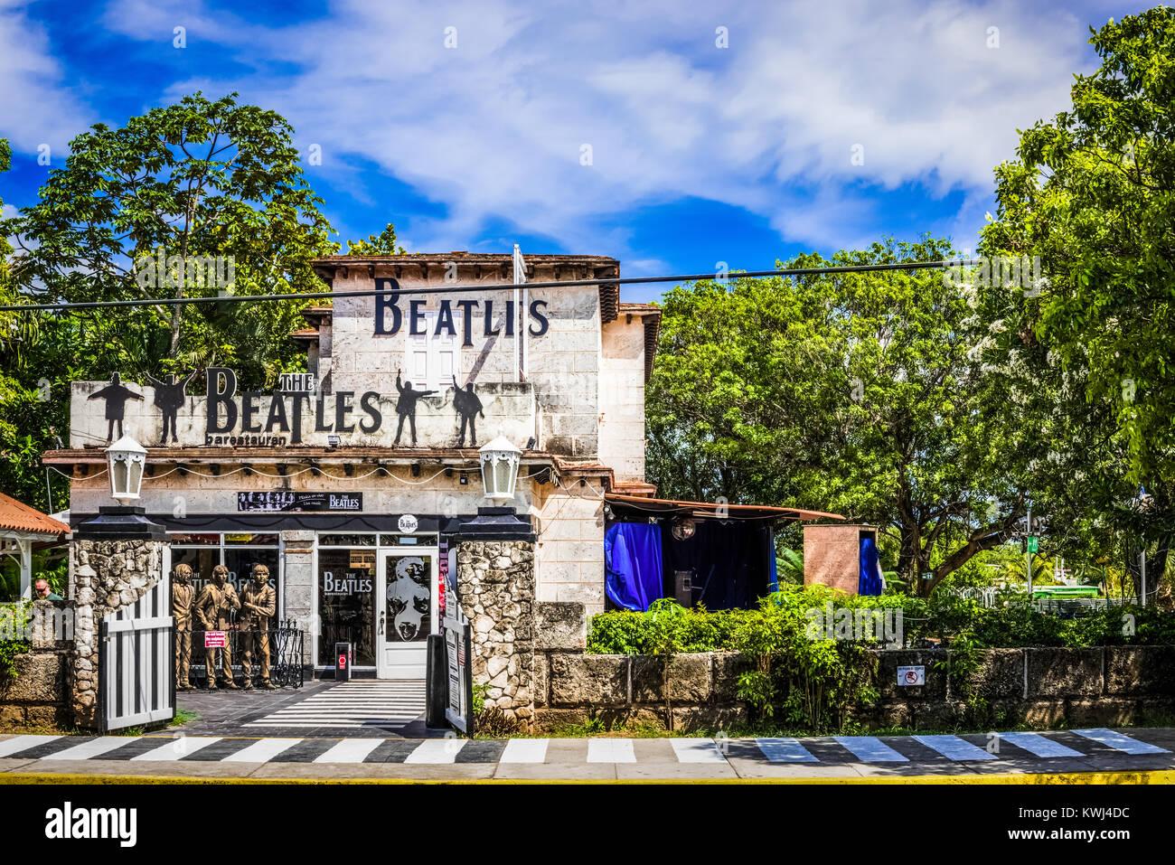 HDR - The famous live music bar "Beatles" in Varadero Cuba for tourists ...