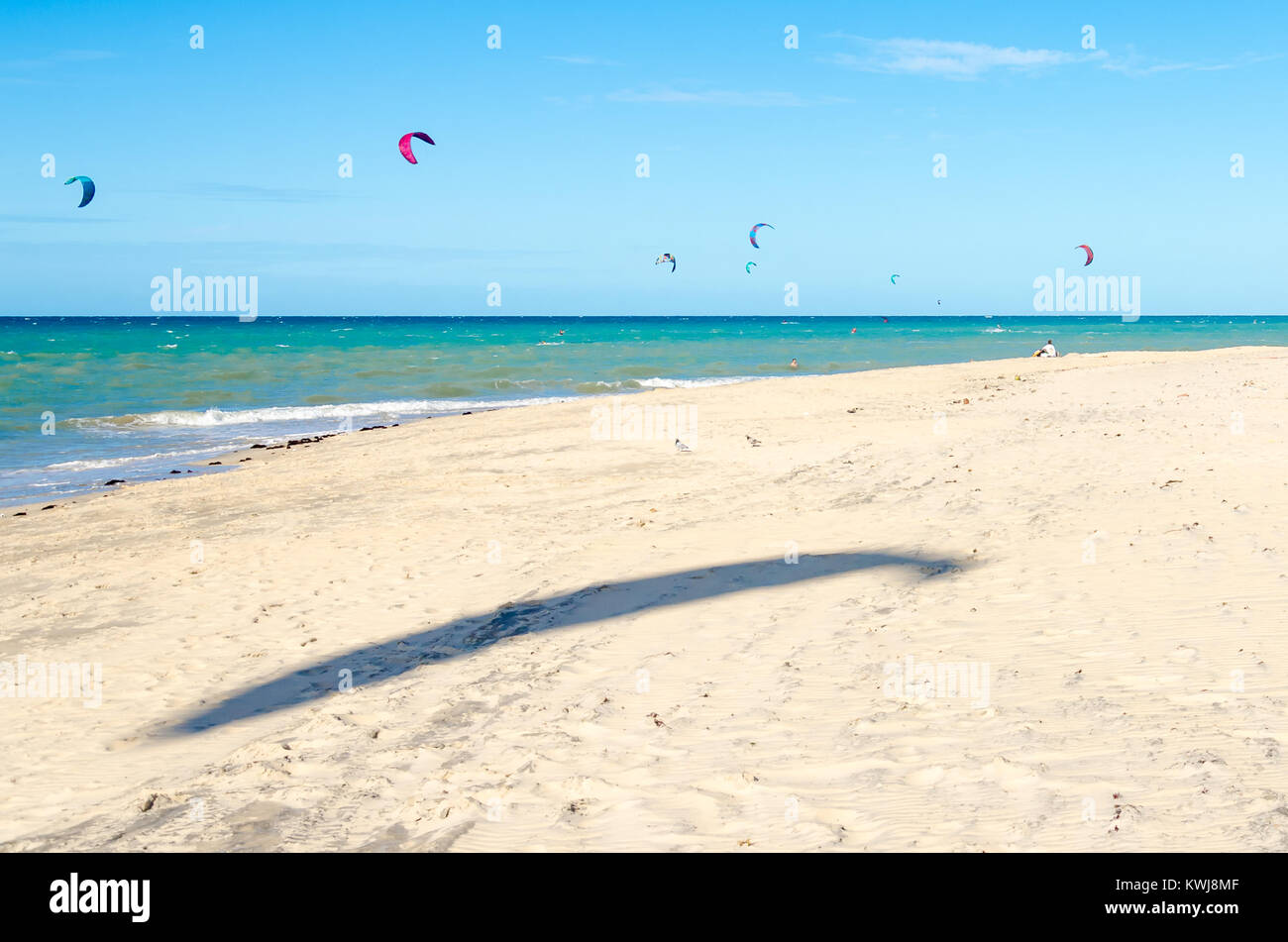 Surfer shadow hi-res stock photography and images - Alamy