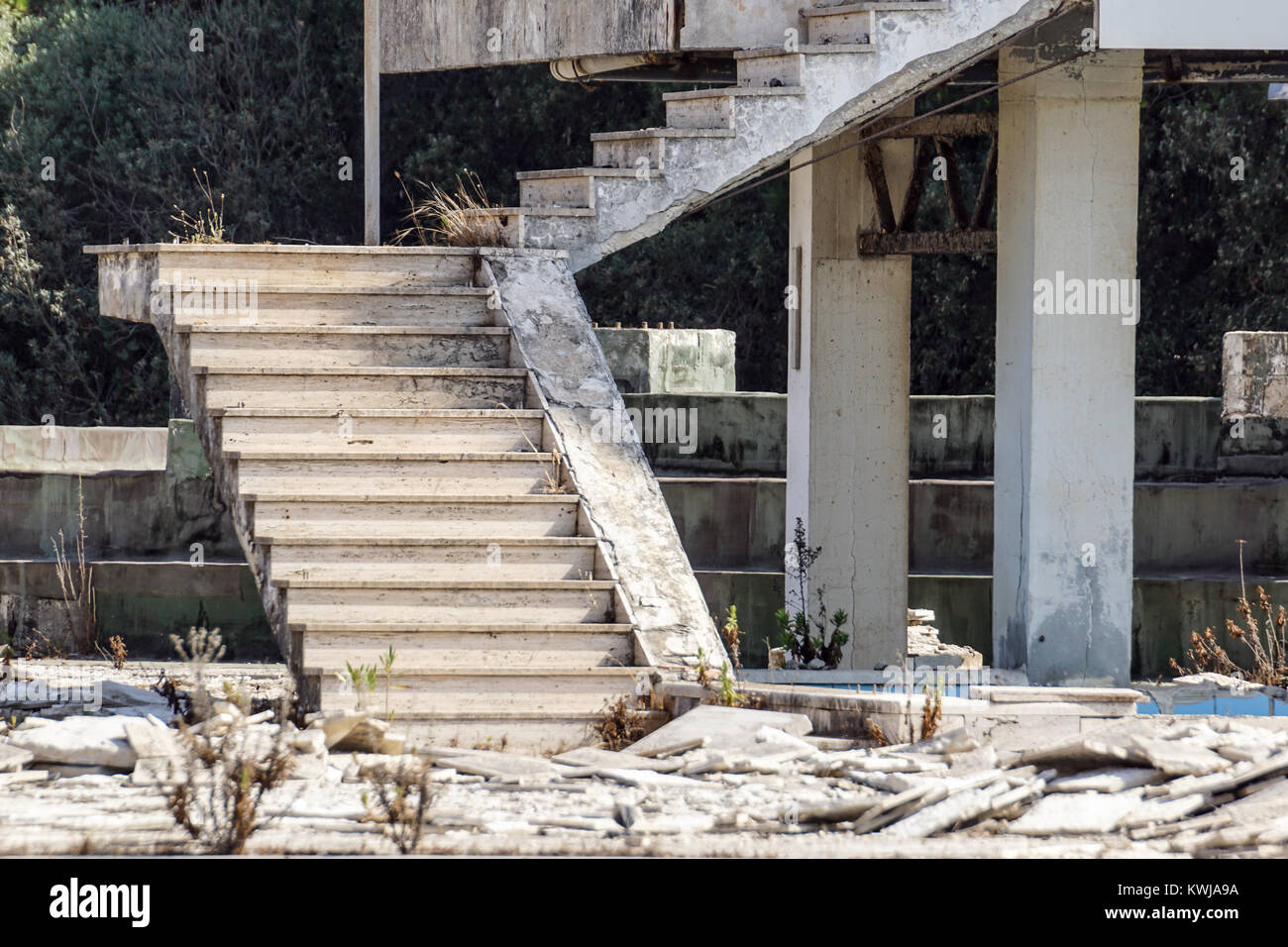 Industrial ruins hi-res stock photography and images - Alamy