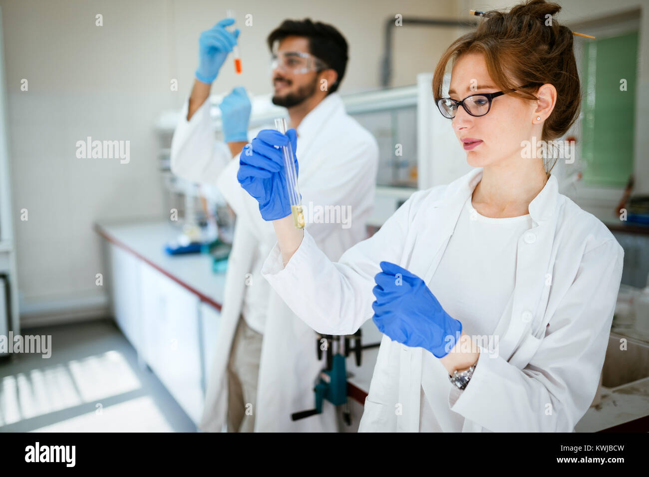 Scientist working at the laboratory Stock Photo - Alamy