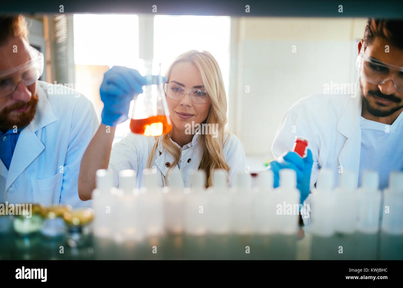Scientist working at the laboratory Stock Photo - Alamy