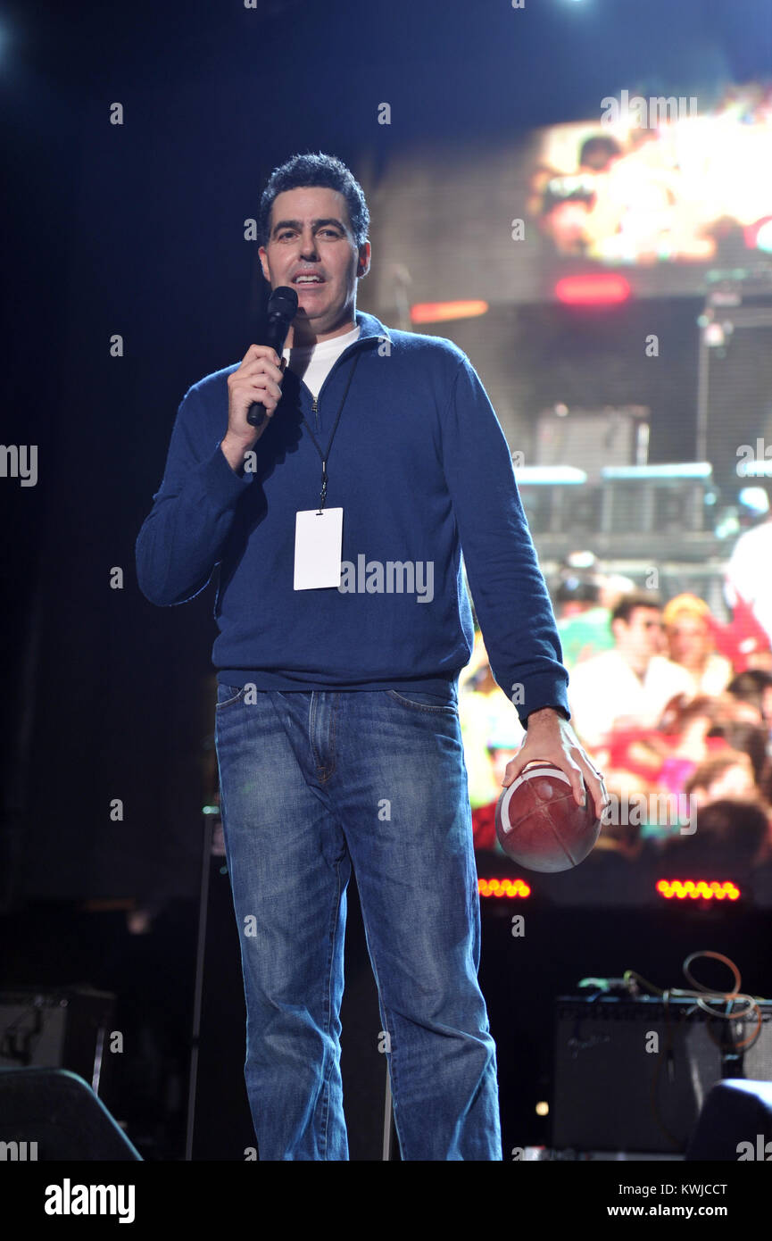 MIAMI BEACH, FL - JANUARY 02: The Honey Brothers (featuring Adrian ...