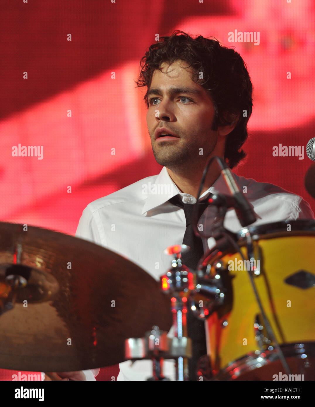 MIAMI BEACH, FL - JANUARY 02: The Honey Brothers (featuring Adrian ...