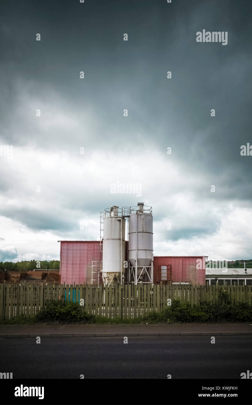 Abandoned factory uk hi-res stock photography and images - Alamy