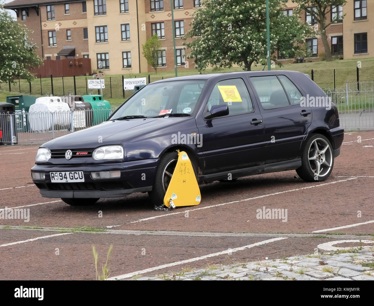 Untaxed vehicle dvla sticker hi-res stock photography and images - Alamy