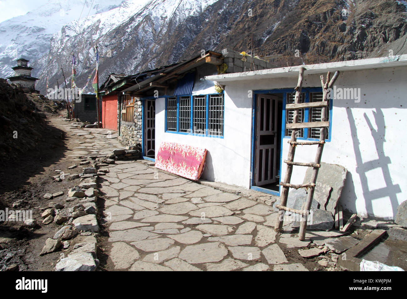 Street in Samdo village in Nepal Stock Photo - Alamy
