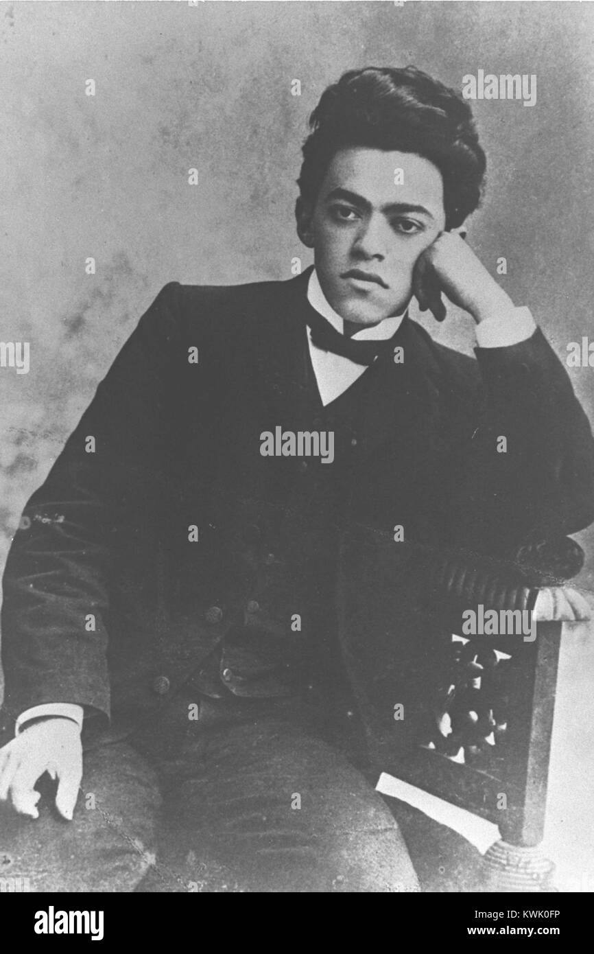 This title refers to Zeev Jabotinsky, a young man, in an early phase of ...