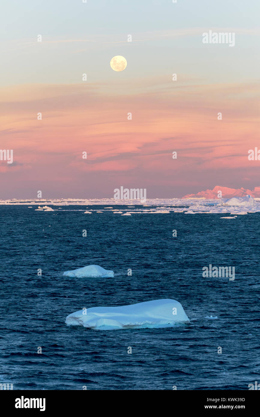 Moon over landscape hi-res stock photography and images - Alamy
