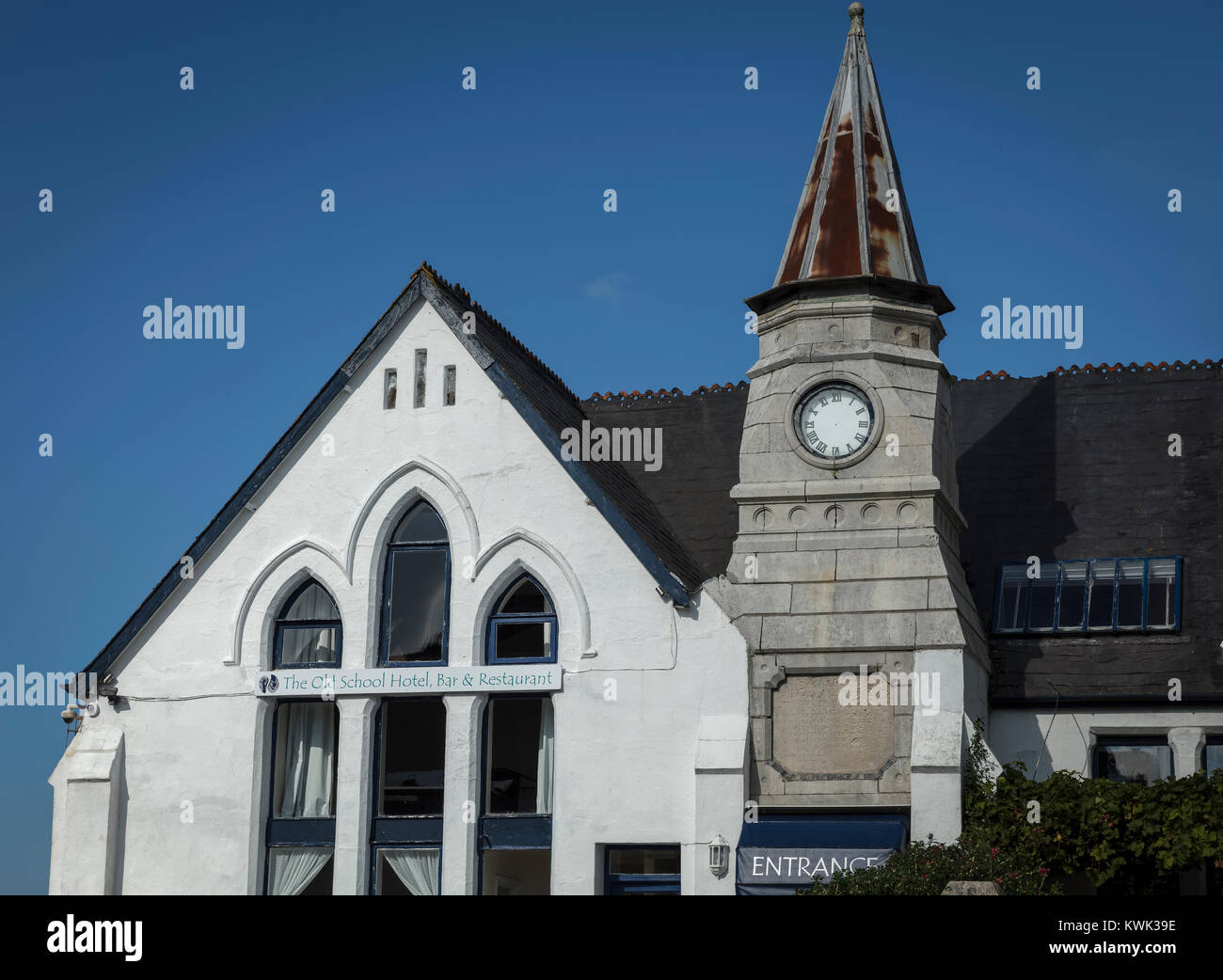 School House building in Doc Martin Cornwall village Stock Photo - Alamy