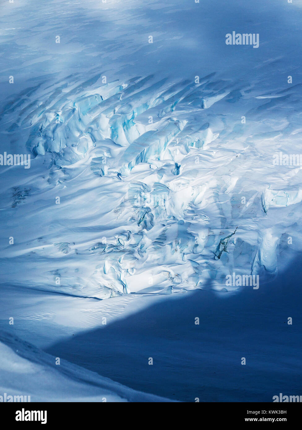 Unnamed glacier face; snow & ice covered Antarctica landscape ...