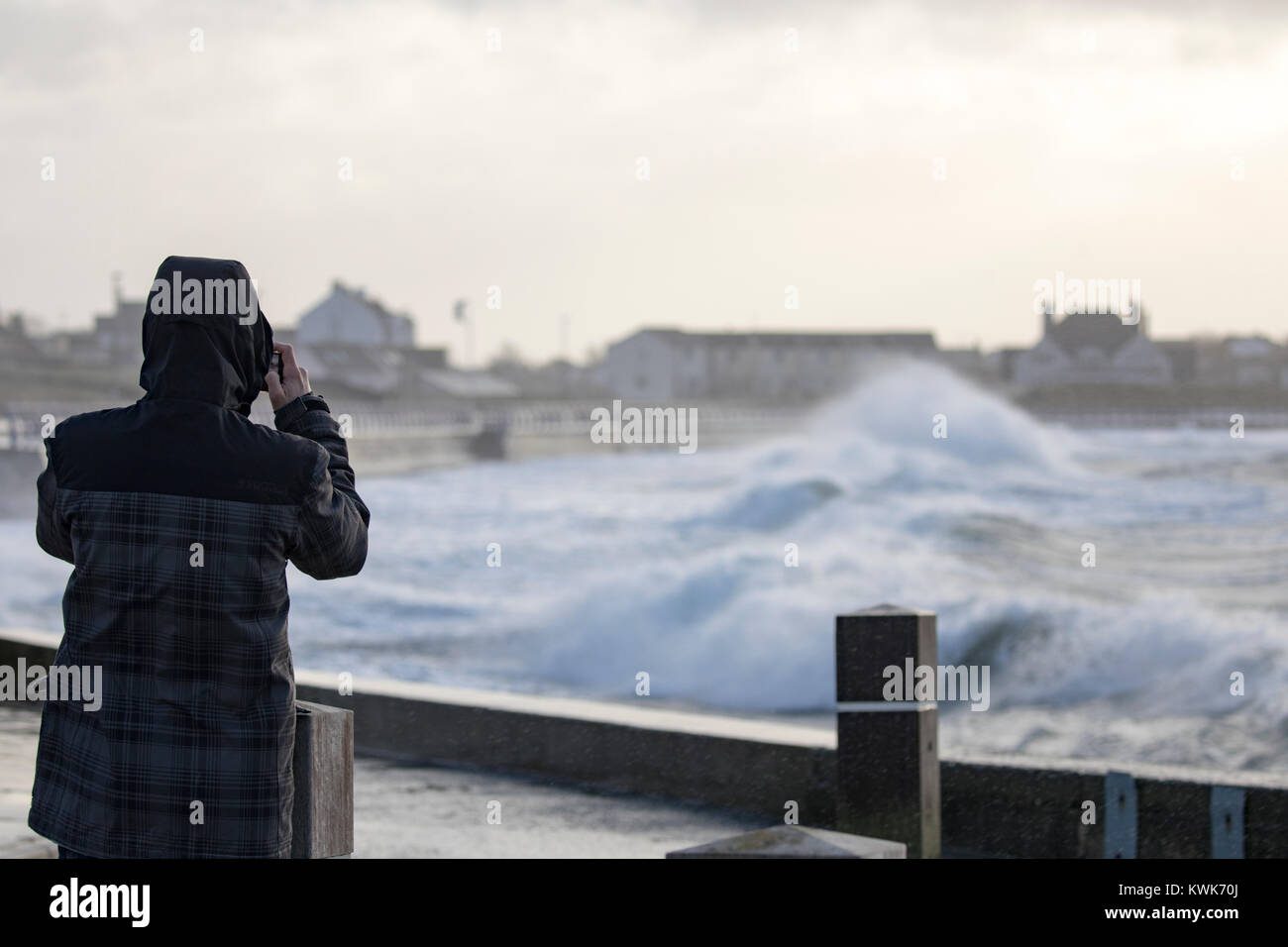 Anglesey, Wales, 3rd January 2018. UK Weather. A severe Met Office ...