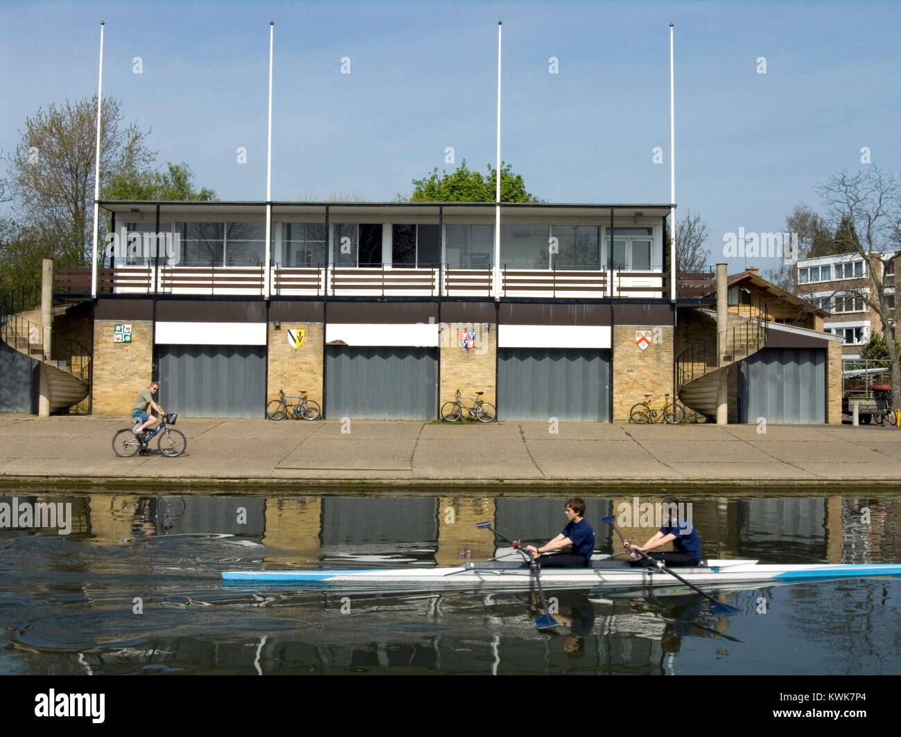 College cambridge rowing hi-res stock photography and images - Alamy