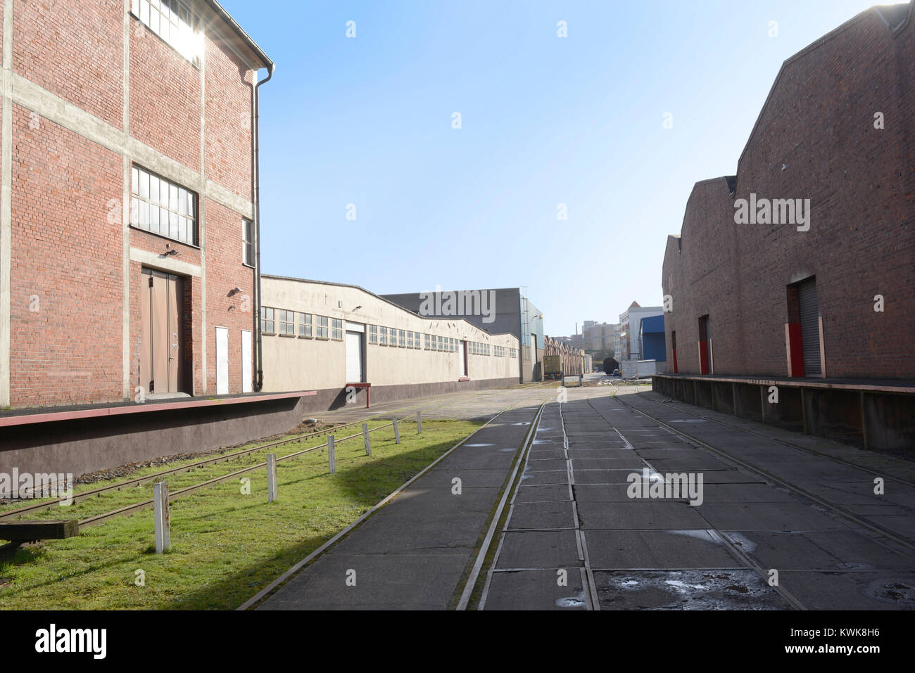 Brick warehouses hi-res stock photography and images - Alamy