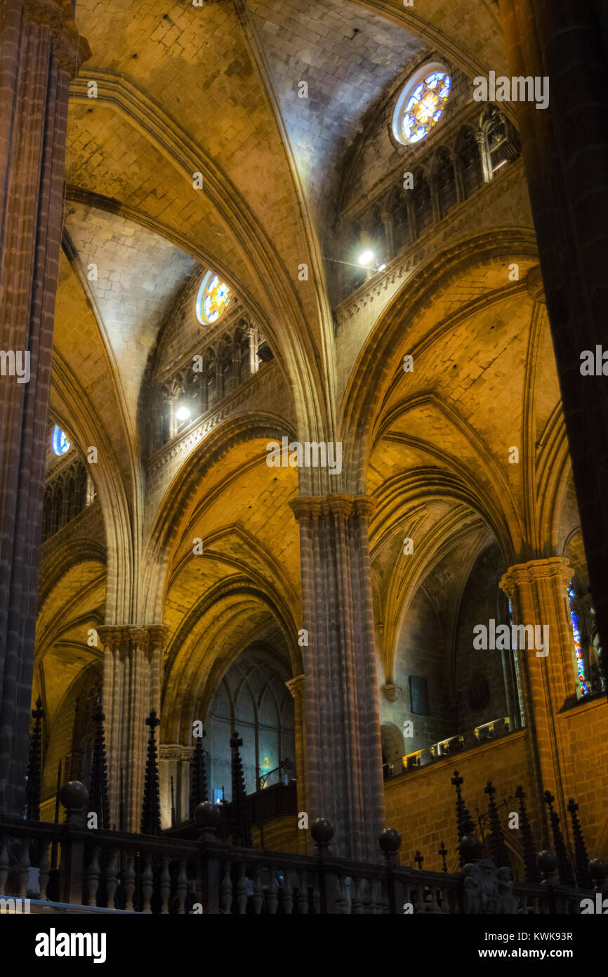Interior arches and columns of Barcelona cathedral architecture Stock ...
