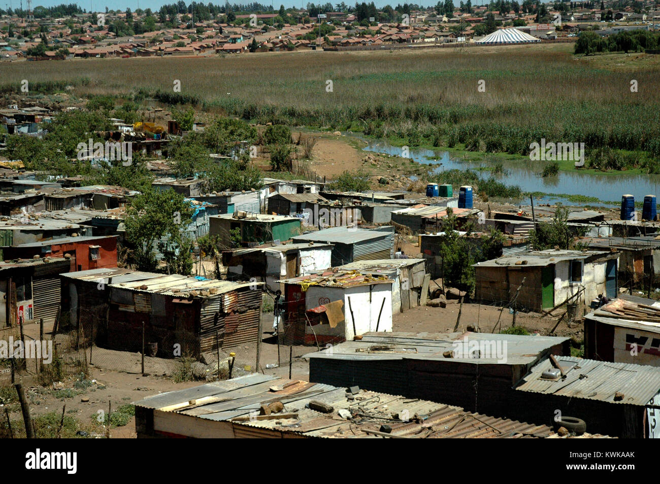 Corrugated iron shanty town hi-res stock photography and images - Alamy