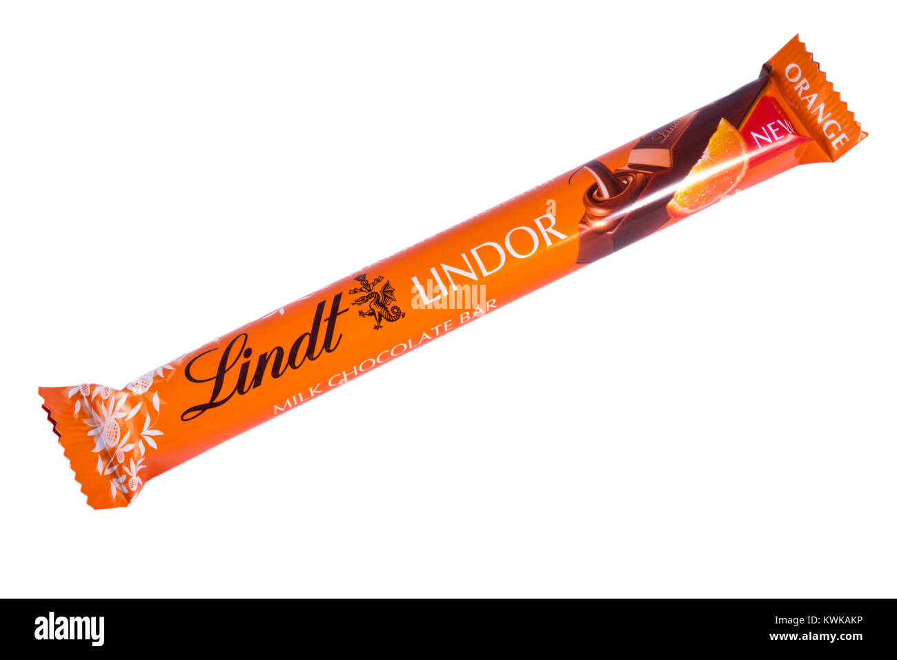Lindt lindor milk chocolate bar hi-res stock photography and images - Alamy
