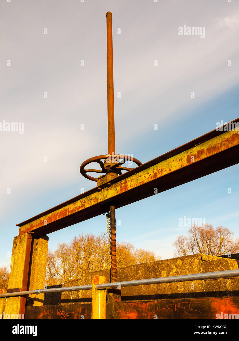Small bridge valve hi-res stock photography and images - Alamy
