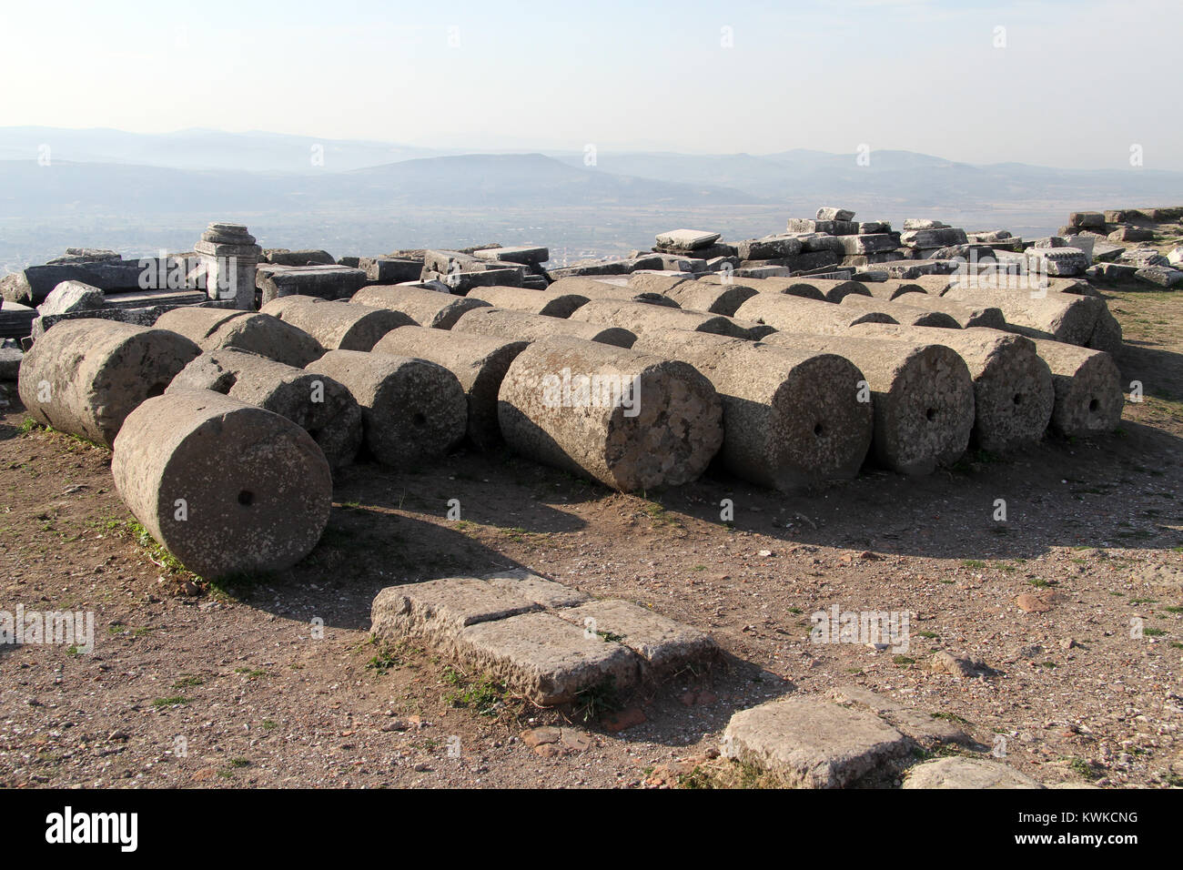 Many columns in Pergam, Bergama in Turkey Stock Photo - Alamy