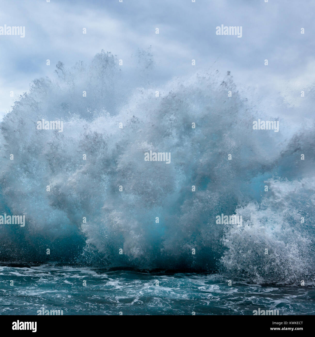 close up of an exploding ocean wave Stock Photo - Alamy