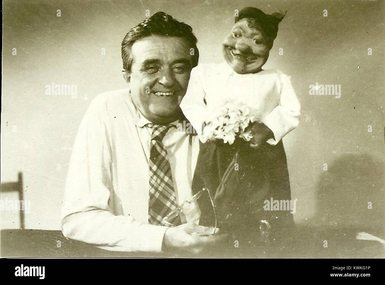 This photograph features Jan Vavrík-Růz and his wife, Mrs. Drbálková ...