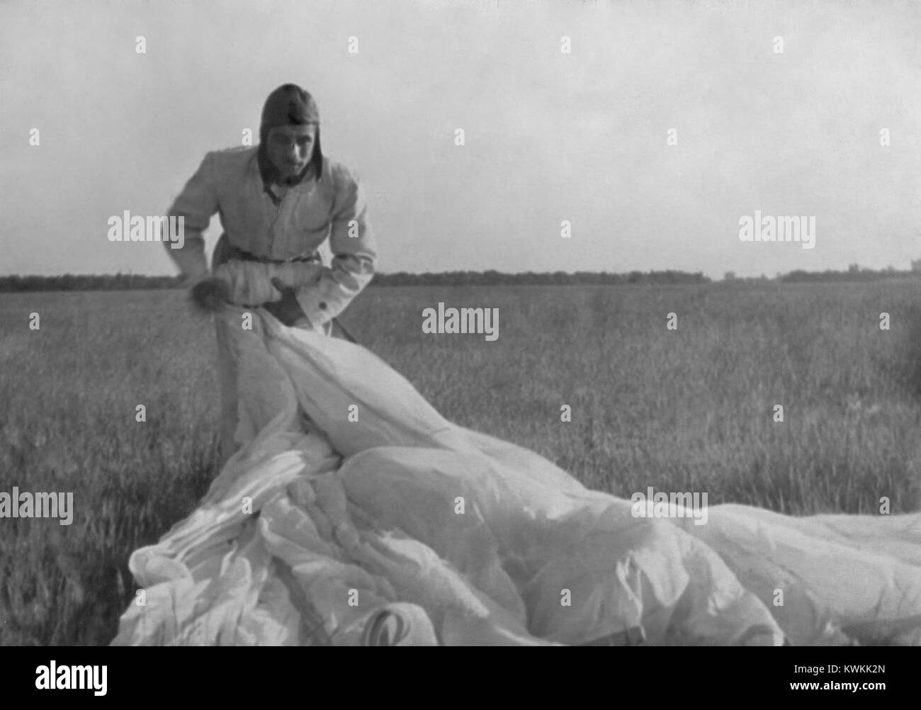 Field canopy Black and White Stock Photos & Images - Alamy