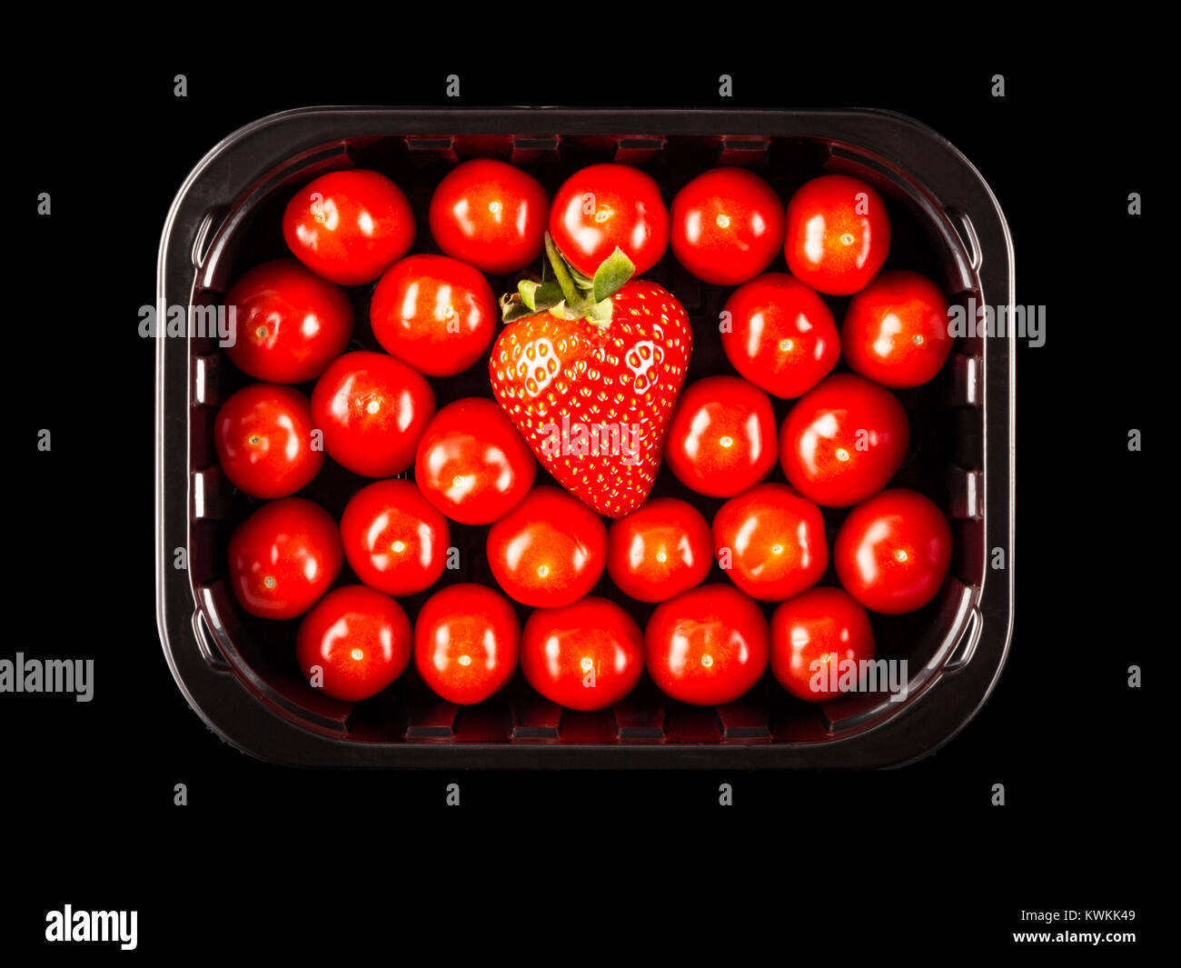 Punnet of tomatoes hi-res stock photography and images - Alamy