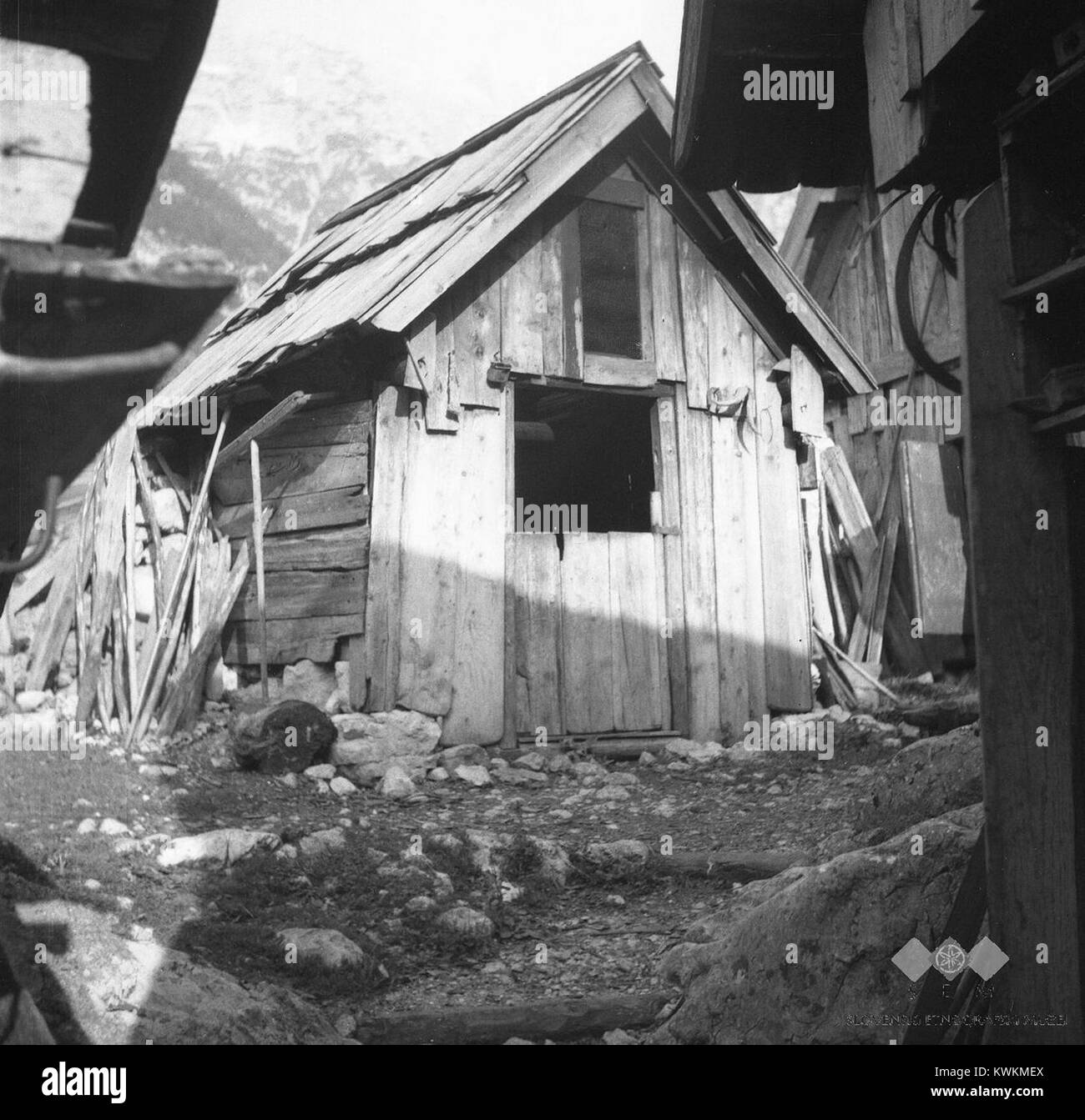 Cheese production 1950s hi-res stock photography and images - Alamy