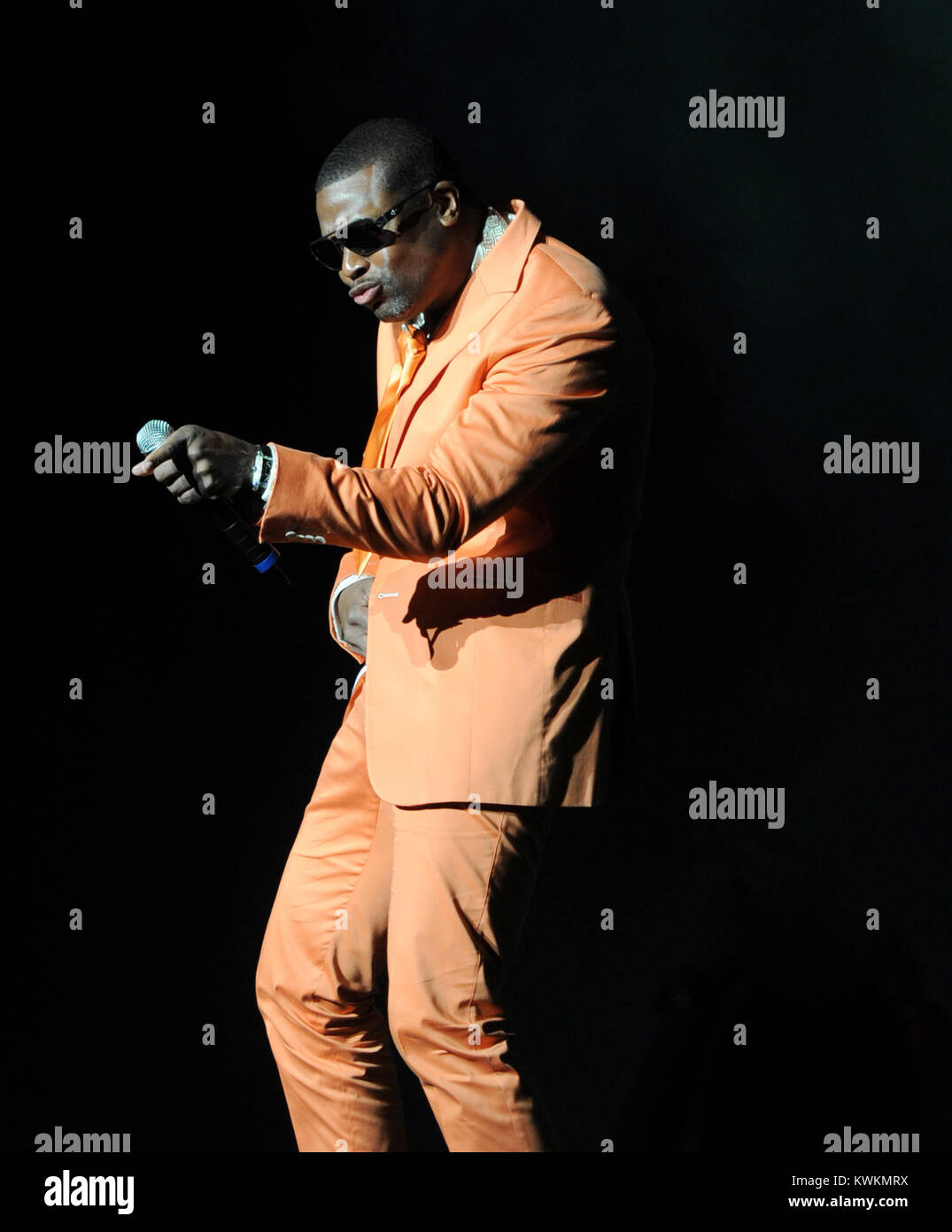 MIAMI BEACH, FL - SEPTEMBER 24: Christopher "Chris" Tucker (born August ...