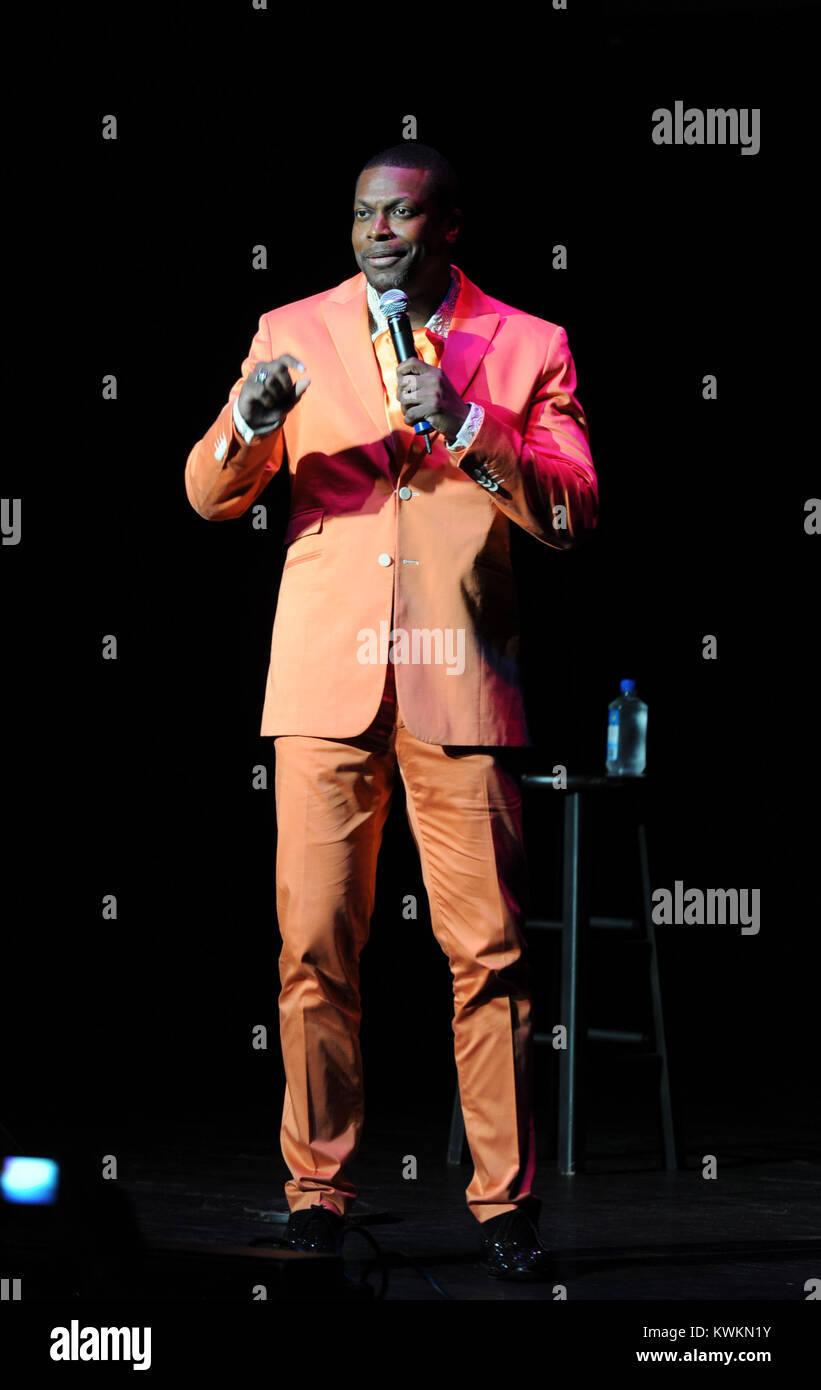 MIAMI BEACH, FL - SEPTEMBER 24: Christopher "Chris" Tucker (born August ...
