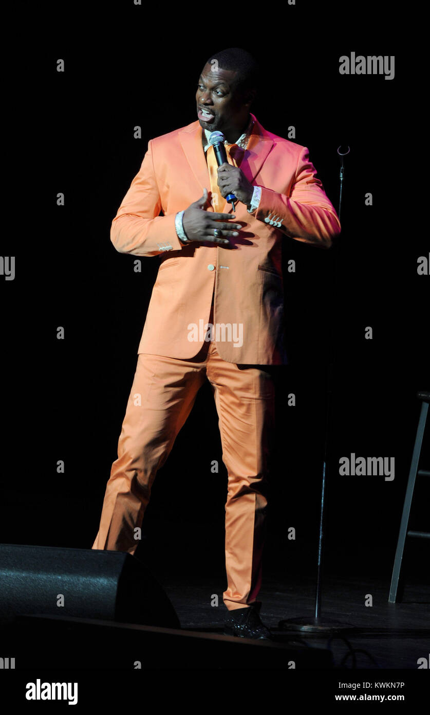 MIAMI BEACH, FL - SEPTEMBER 24: Christopher "Chris" Tucker (born August ...