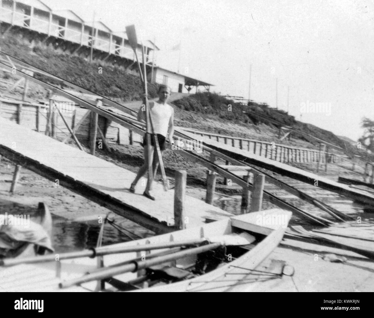 Resort family summer Black and White Stock Photos & Images - Alamy