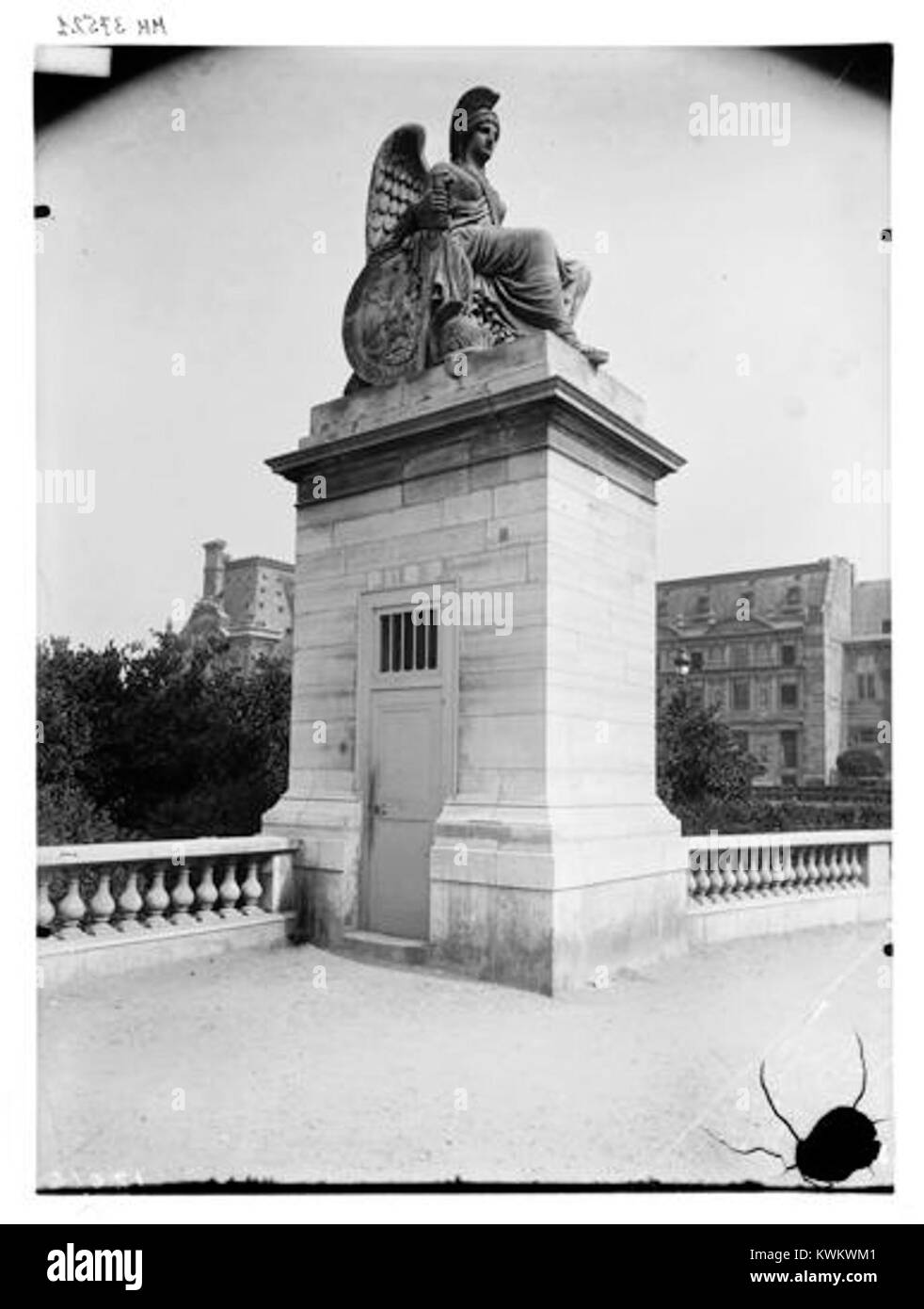 The park a statue Cut Out Stock Images & Pictures - Alamy