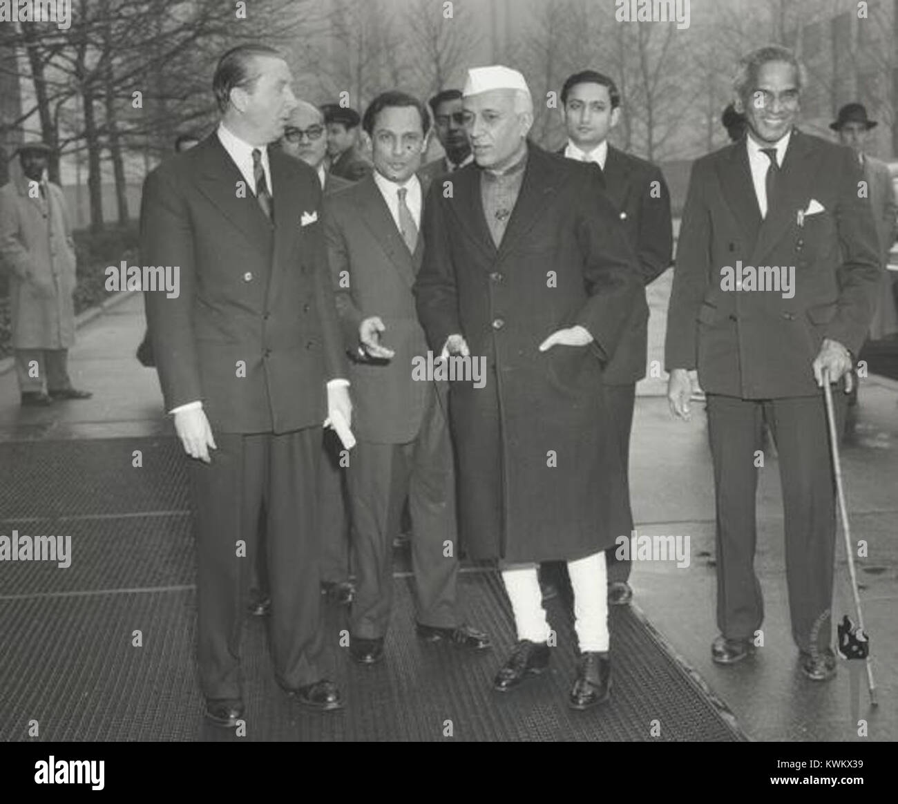 Krishna menon nehru hi-res stock photography and images - Alamy