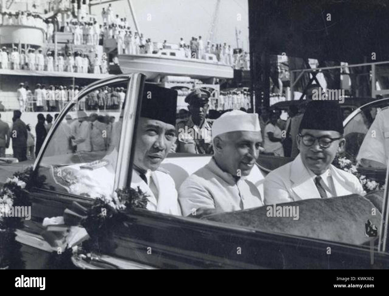 Jawaharlal nehru 1950 hi-res stock photography and images - Alamy