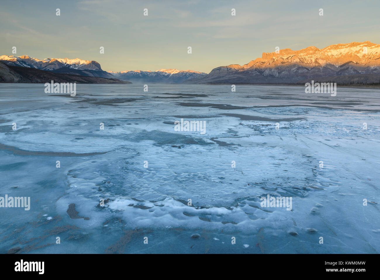 Sand blowing across ice hi-res stock photography and images - Alamy