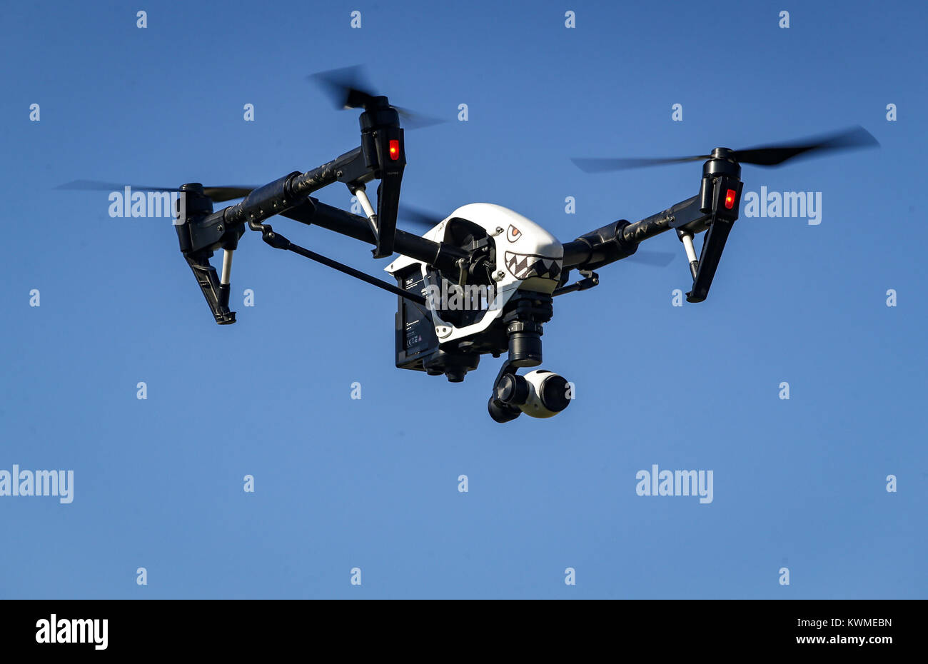 Davenport, Iowa, USA. 16th Nov, 2016. Drone Pilot Darryl Cross of Coach ...