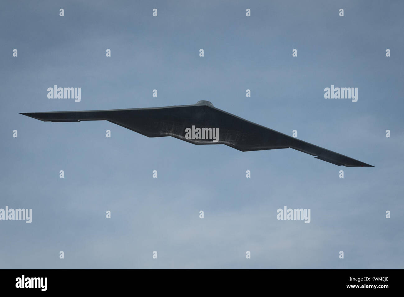 Pasadena, United States. 01st Jan, 2018. A stealth bomber does a fly ...