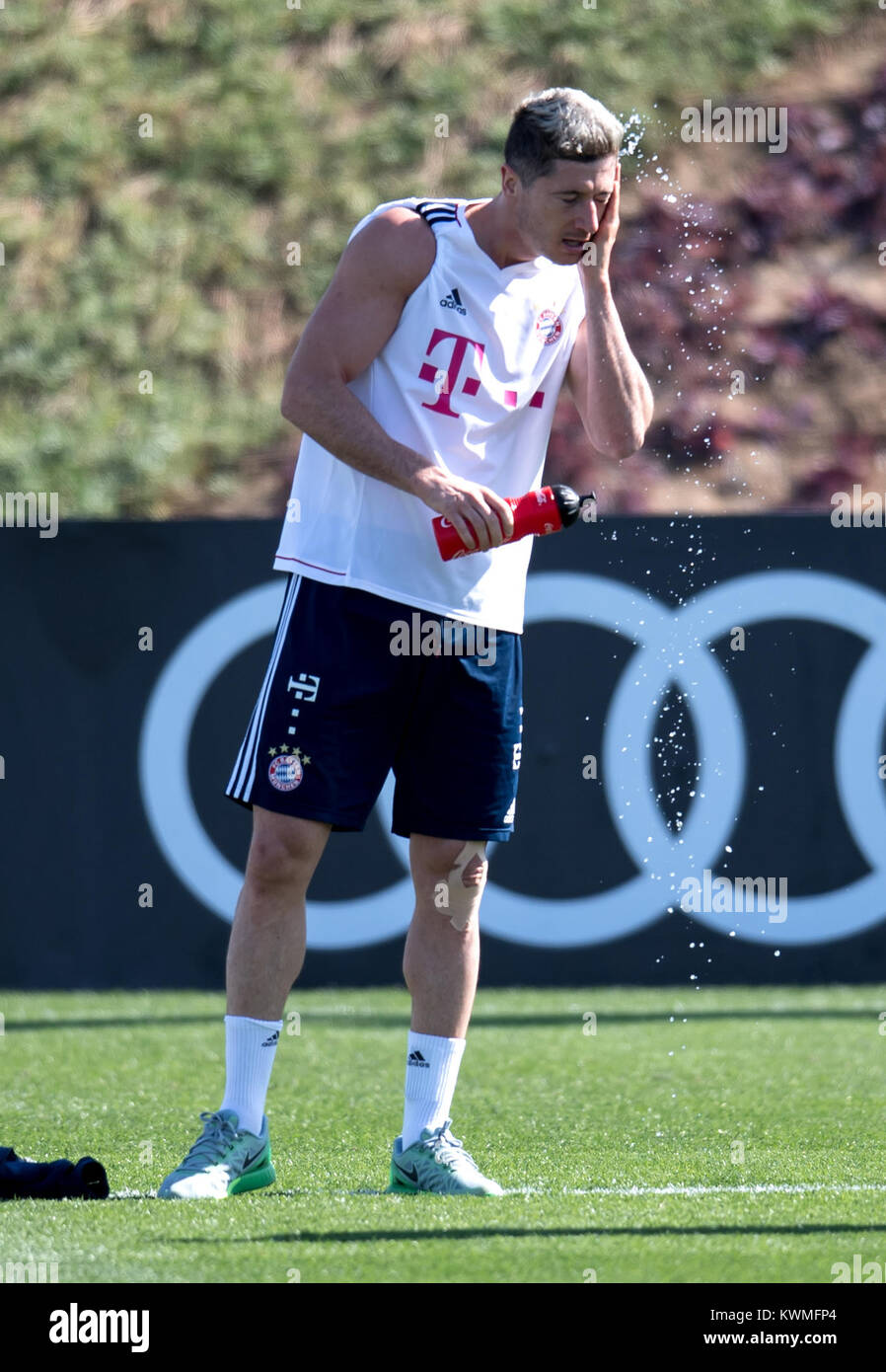 Doha, Qatar. 4th Jan, 2018. Robert Lewandowski of the Bundesliga team ...
