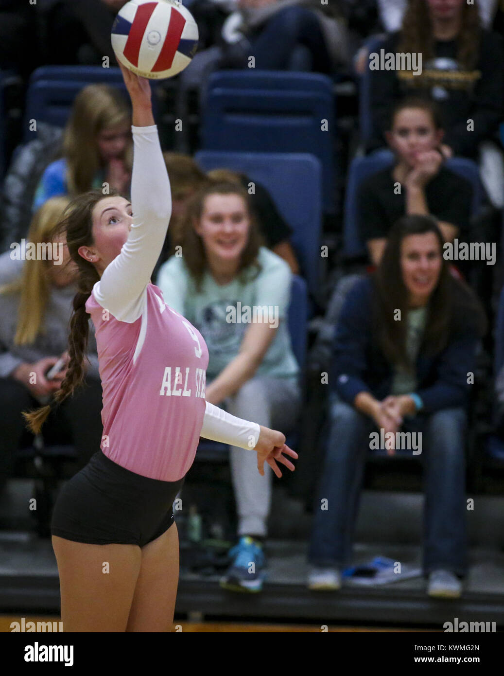 Davenport, Iowa, USA. 20th Nov, 2017. Iowa's Alexis Hayes of North ...