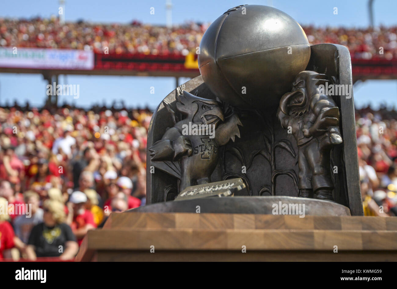 Cy hawk trophy hi-res stock photography and images - Alamy