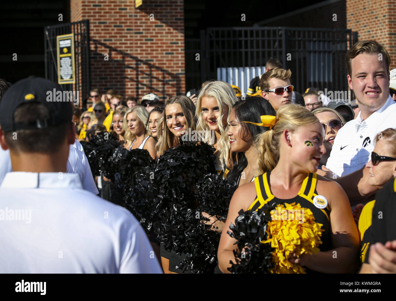 Iowa Hawkeyes Cheerleaders High Resolution Stock Photography and Images ...