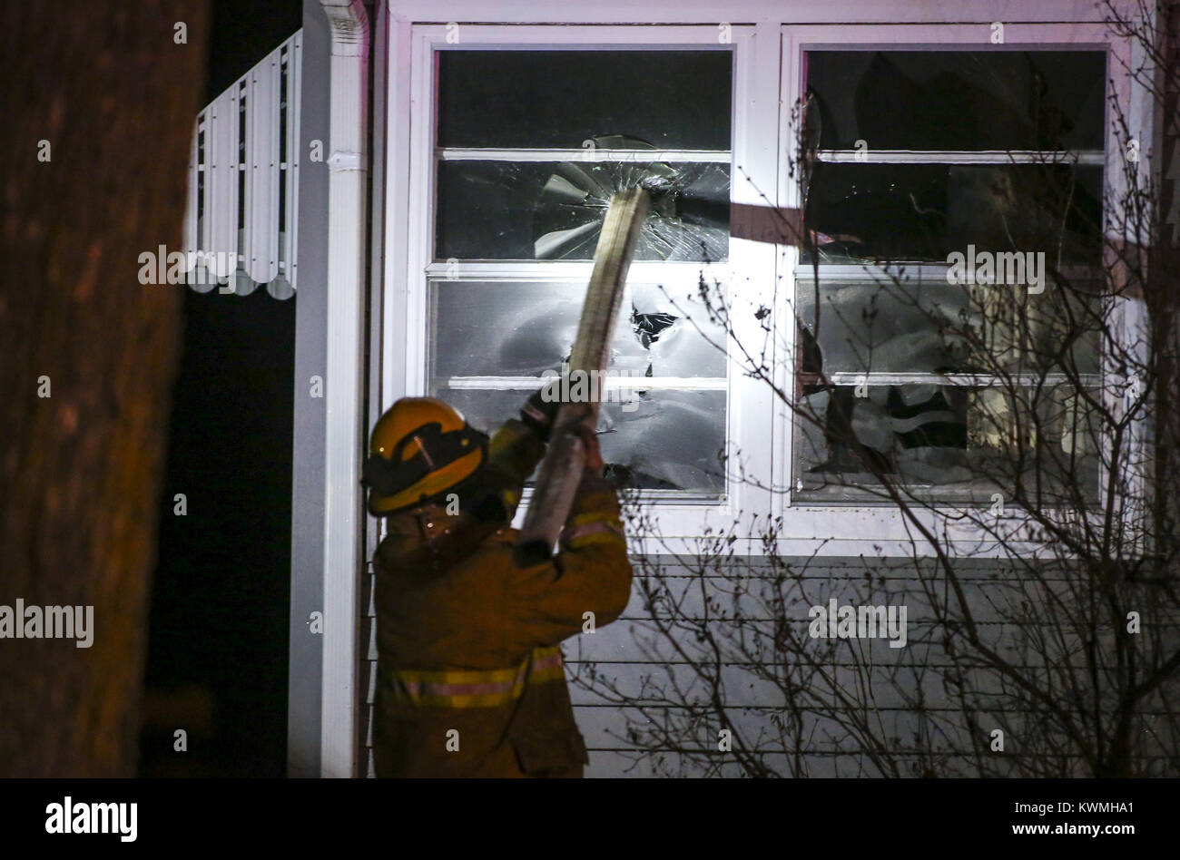 House fire smoke windows hi-res stock photography and images - Alamy