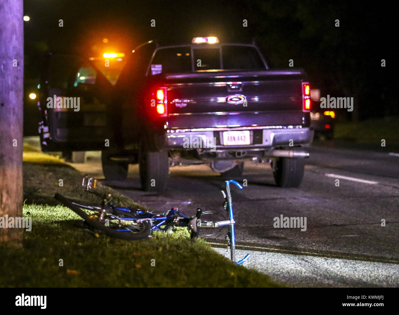 Wrecked pickup truck hi-res stock photography and images - Alamy