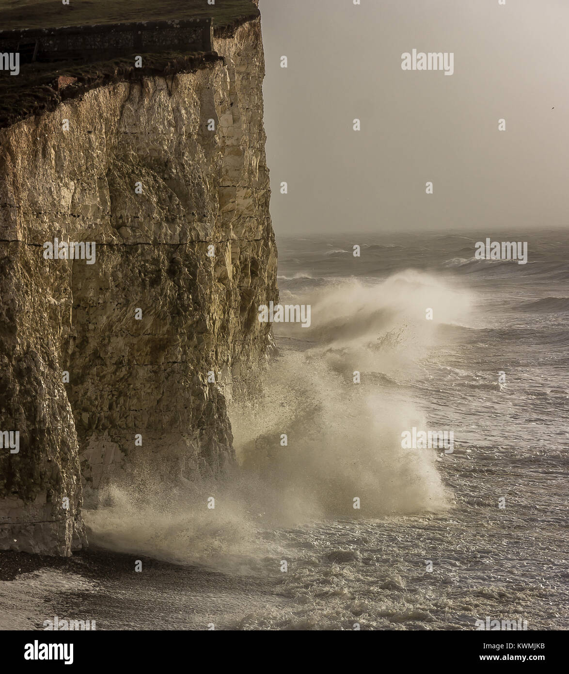 Jurassic coast cliff collapse hi-res stock photography and images - Alamy